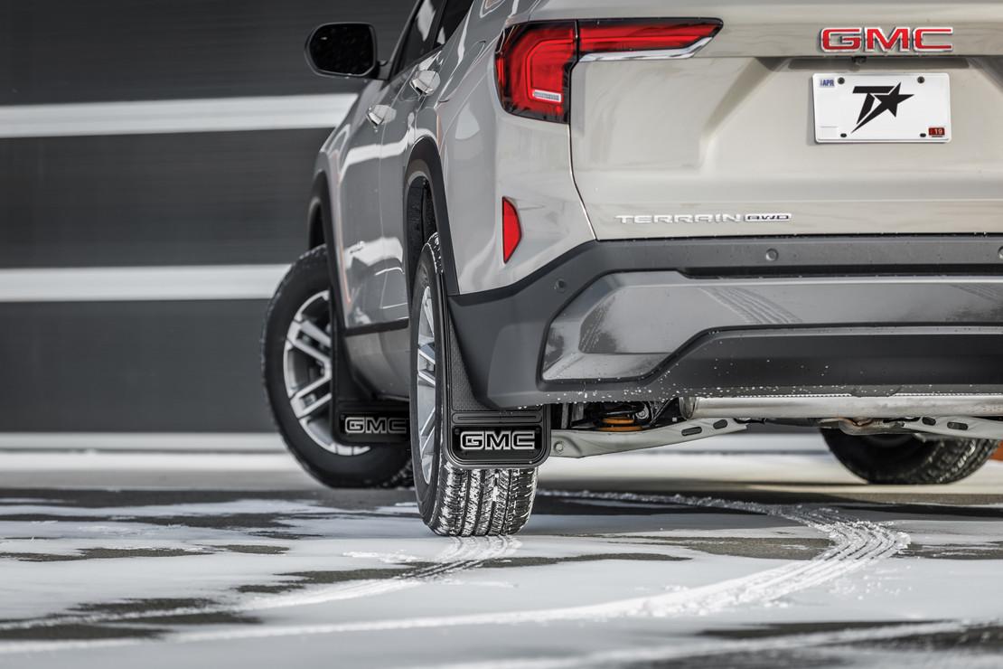 Truck Hardware - Truck Hardware Gatorback CR GMC Logo Mud Flaps - Black ...